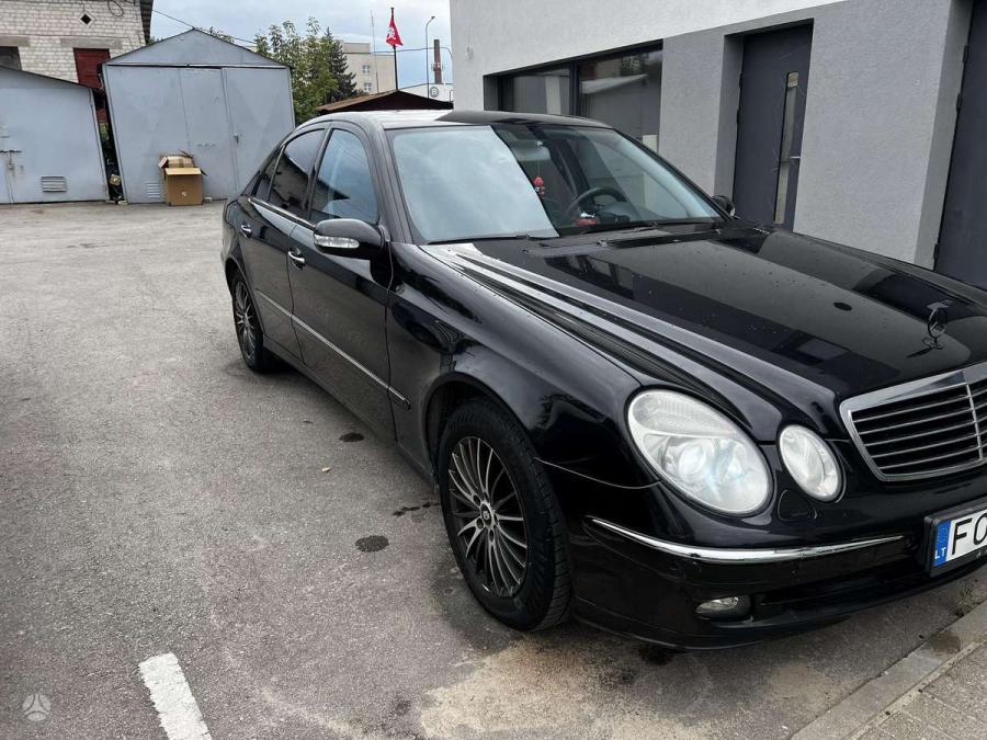 Черный Мерседес E 220 2004 в Каунас, объемом двигателя 2.20 л и пробегом 320 тыс. км за 3200 €, фото 19 на AUTOMOTO.COM.LV