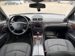Melns Mercedes-Benz E 220 2004 Narva, ar dzinēja tilpumu 2.20 L un nobraukumu 413 tūkst. km par 1999 €, foto 8 vietnē AUTOMOTO.COM.LV