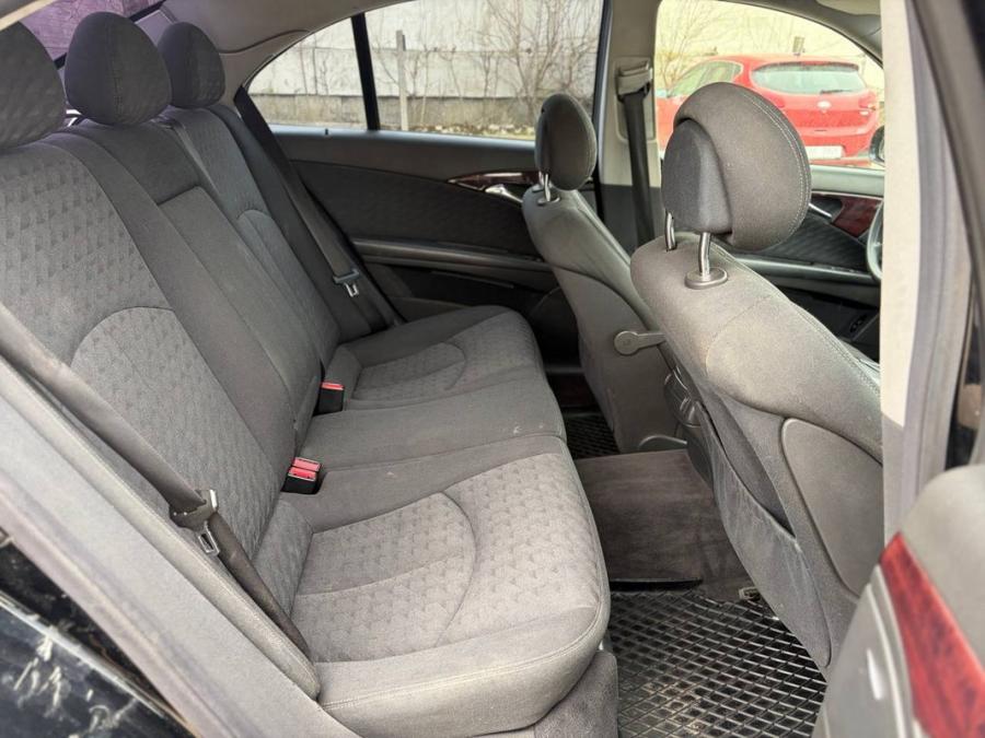 Melns Mercedes-Benz E 220 2004 Narva, ar dzinēja tilpumu 2.20 L un nobraukumu 413 tūkst. km par 1999 €, foto 9 vietnē AUTOMOTO.COM.LV