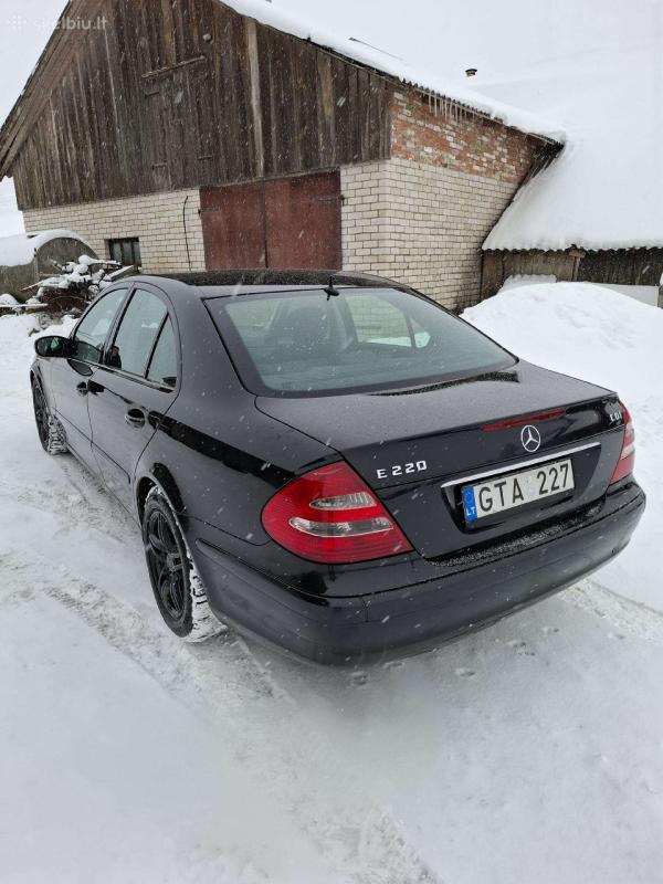 Melns Mercedes-Benz E 220 2005 Tauragė, ar dzinēja tilpumu 2.10 L un nobraukumu 316 tūkst. km par 2500 €, foto 4 vietnē AUTOMOTO.COM.LV