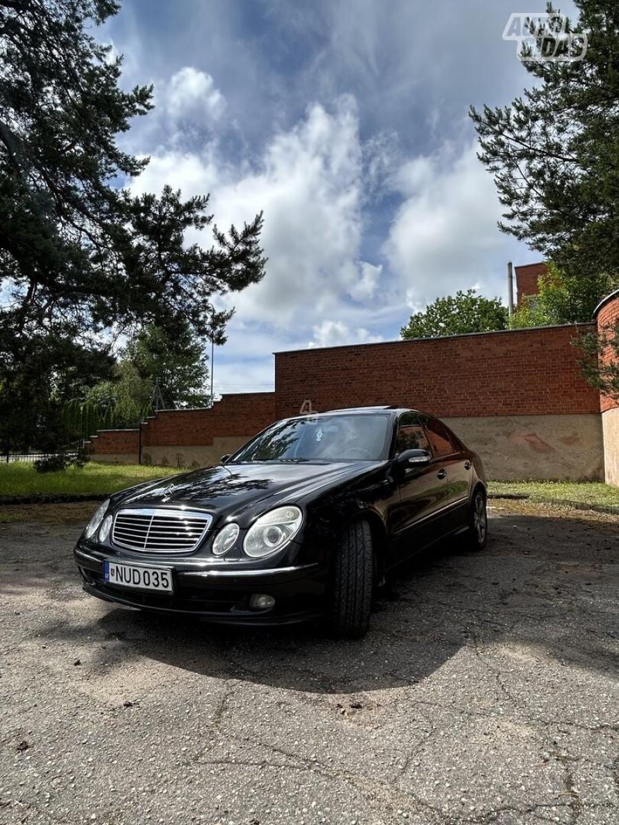 Black Mercedes-Benz E 220 2005 in Vilnius, with an engine capacity of 2.10 L and mileage of 457 thousand km for 2750 €, photo 4 on AUTOMOTO.COM.LV