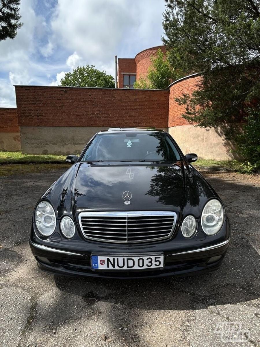 Black Mercedes-Benz E 220 2005 in Vilnius, with an engine capacity of 2.10 L and mileage of 457 thousand km for 2750 €, photo 5 on AUTOMOTO.COM.LV