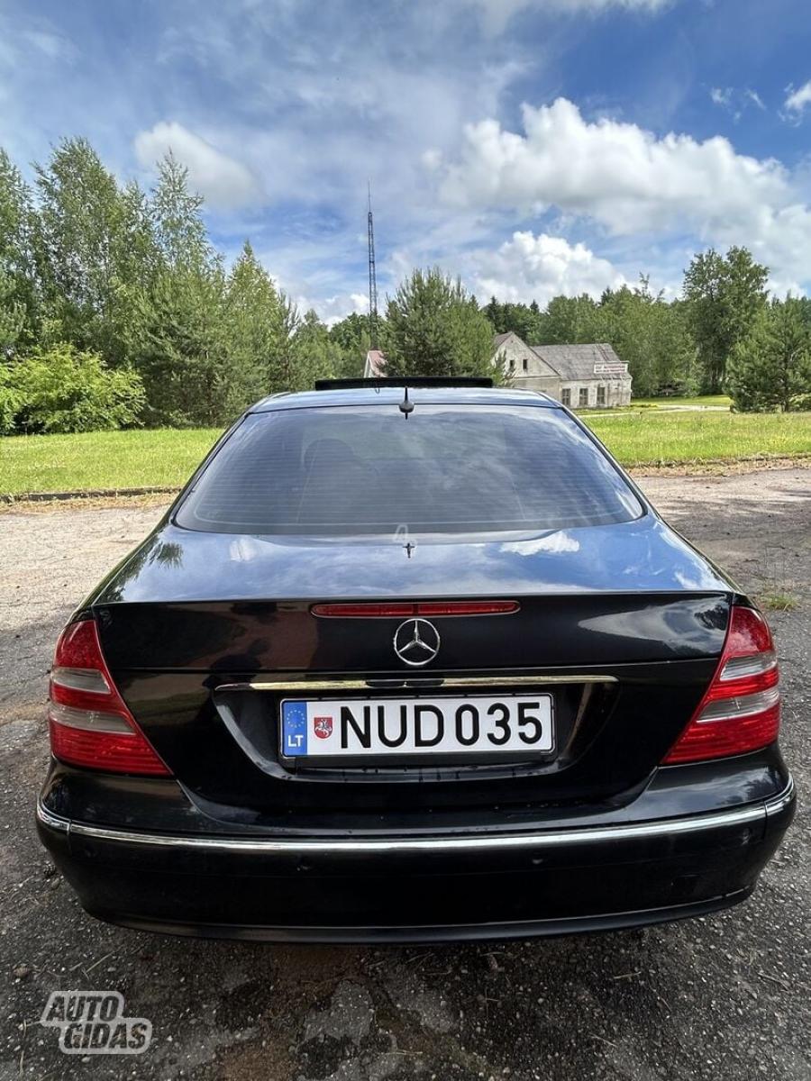 Black Mercedes-Benz E 220 2005 in Vilnius, with an engine capacity of 2.10 L and mileage of 457 thousand km for 2750 €, photo 6 on AUTOMOTO.COM.LV