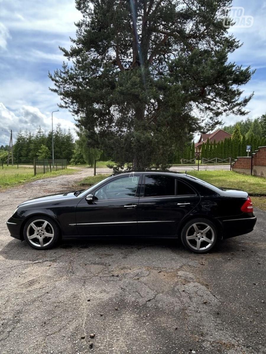 Black Mercedes-Benz E 220 2005 in Vilnius, with an engine capacity of 2.10 L and mileage of 457 thousand km for 2750 €, photo 7 on AUTOMOTO.COM.LV