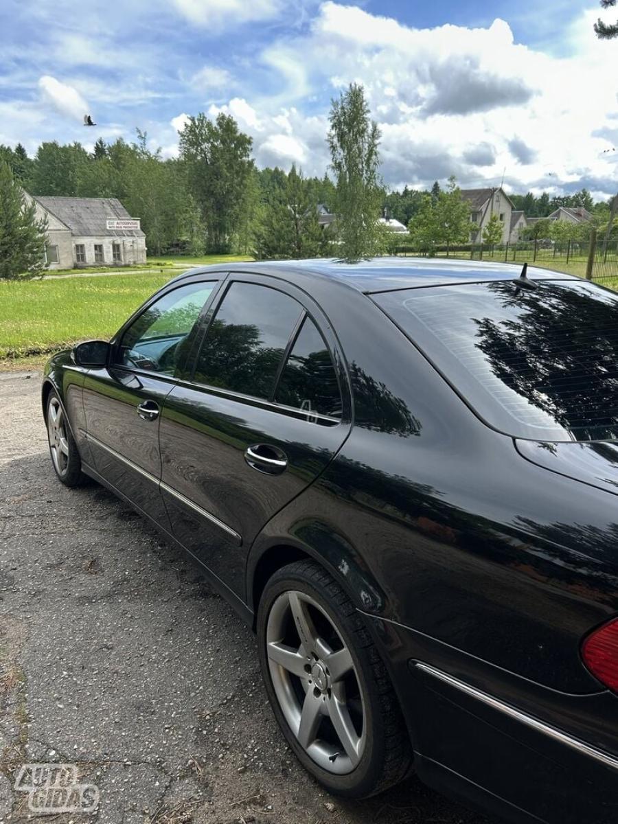 Black Mercedes-Benz E 220 2005 in Vilnius, with an engine capacity of 2.10 L and mileage of 457 thousand km for 2750 €, photo 14 on AUTOMOTO.COM.LV