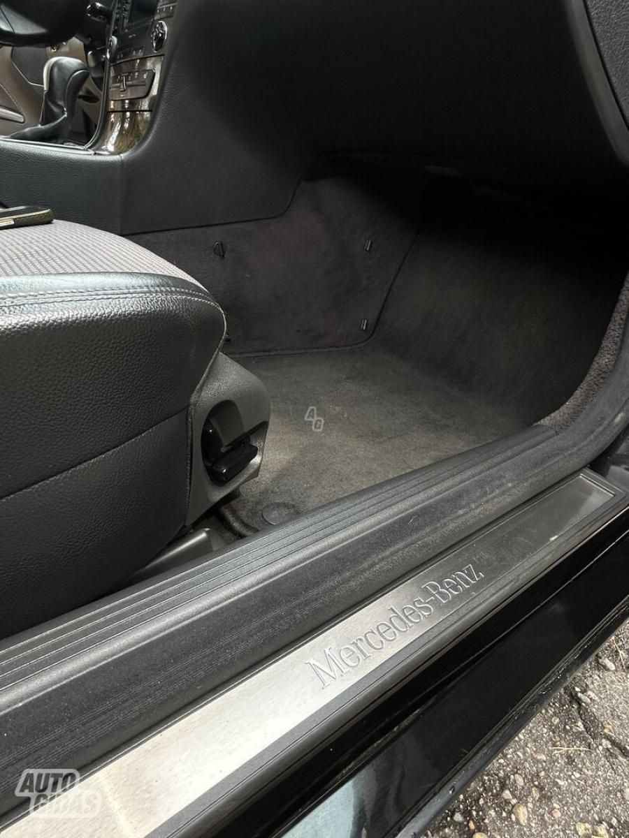 Black Mercedes-Benz E 220 2005 in Vilnius, with an engine capacity of 2.10 L and mileage of 457 thousand km for 2750 €, photo 19 on AUTOMOTO.COM.LV