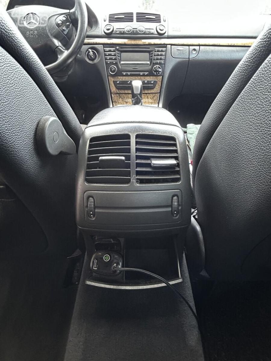 Black Mercedes-Benz E 220 2005 in Vilnius, with an engine capacity of 2.10 L and mileage of 457 thousand km for 2750 €, photo 20 on AUTOMOTO.COM.LV