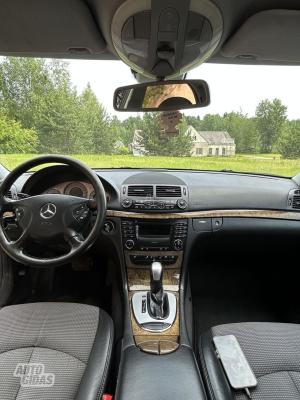 Black Mercedes-Benz E 220 2005 in Vilnius, with an engine capacity of 2.10 L and mileage of 457 thousand km for 2750 €, photo 23 on AUTOMOTO.COM.LV