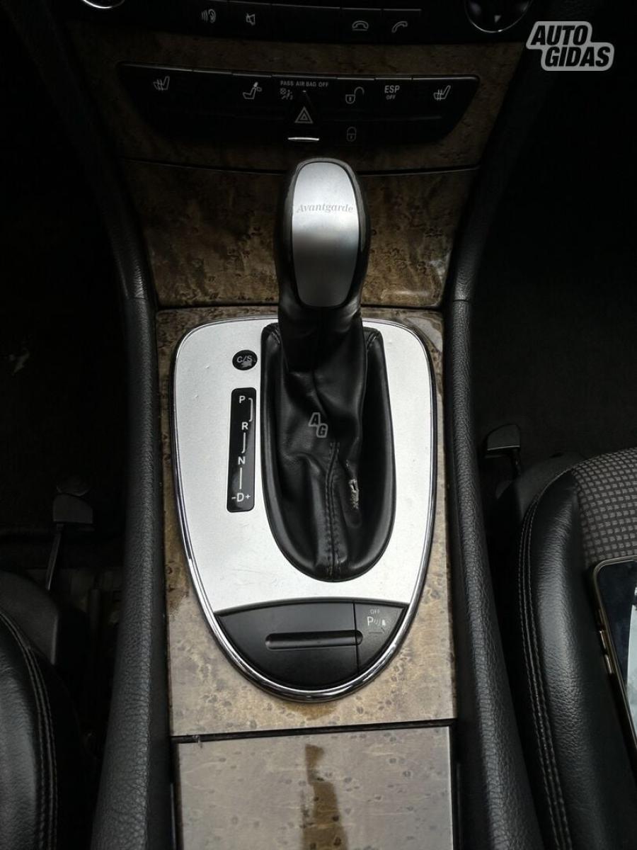 Black Mercedes-Benz E 220 2005 in Vilnius, with an engine capacity of 2.10 L and mileage of 457 thousand km for 2750 €, photo 26 on AUTOMOTO.COM.LV
