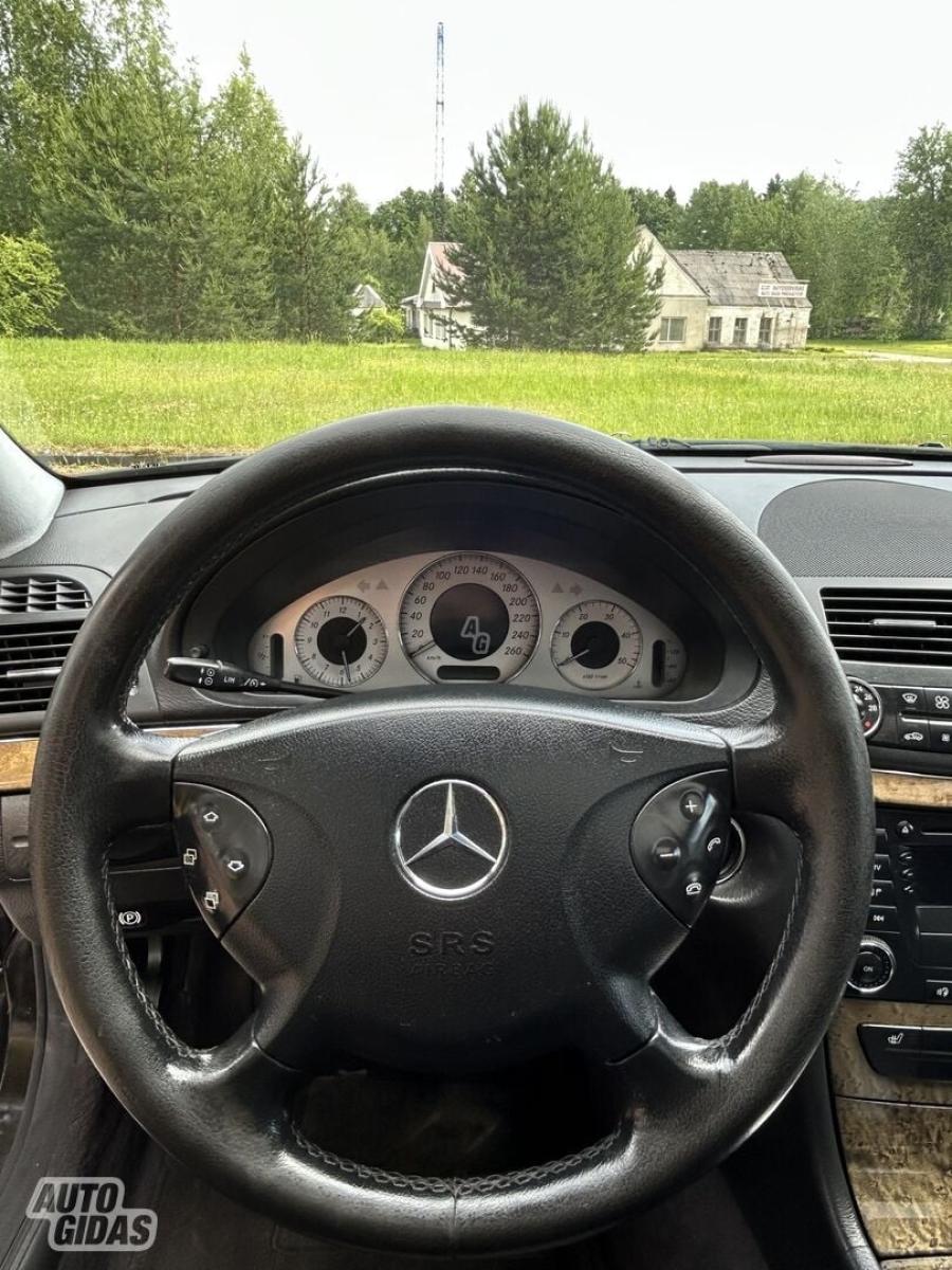 Black Mercedes-Benz E 220 2005 in Vilnius, with an engine capacity of 2.10 L and mileage of 457 thousand km for 2750 €, photo 27 on AUTOMOTO.COM.LV
