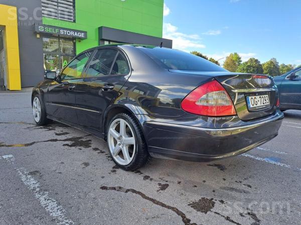 Black Mercedes-Benz E 220 2006 in Riga, with an engine capacity of 2.20 L and mileage of 331 thousand km for 4850 €, photo 2 on AUTOMOTO.COM.LV