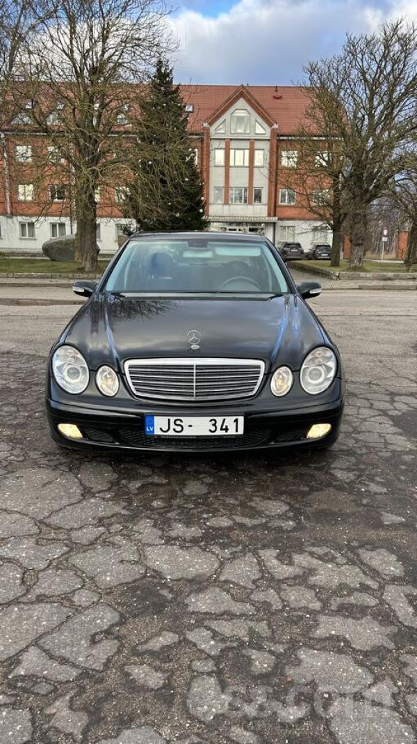 Black Mercedes-Benz E 220 2006 in Liepaja, with an engine capacity of 2.20 L and mileage of 345 thousand km for 2995 €, photo 1 on AUTOMOTO.COM.LV