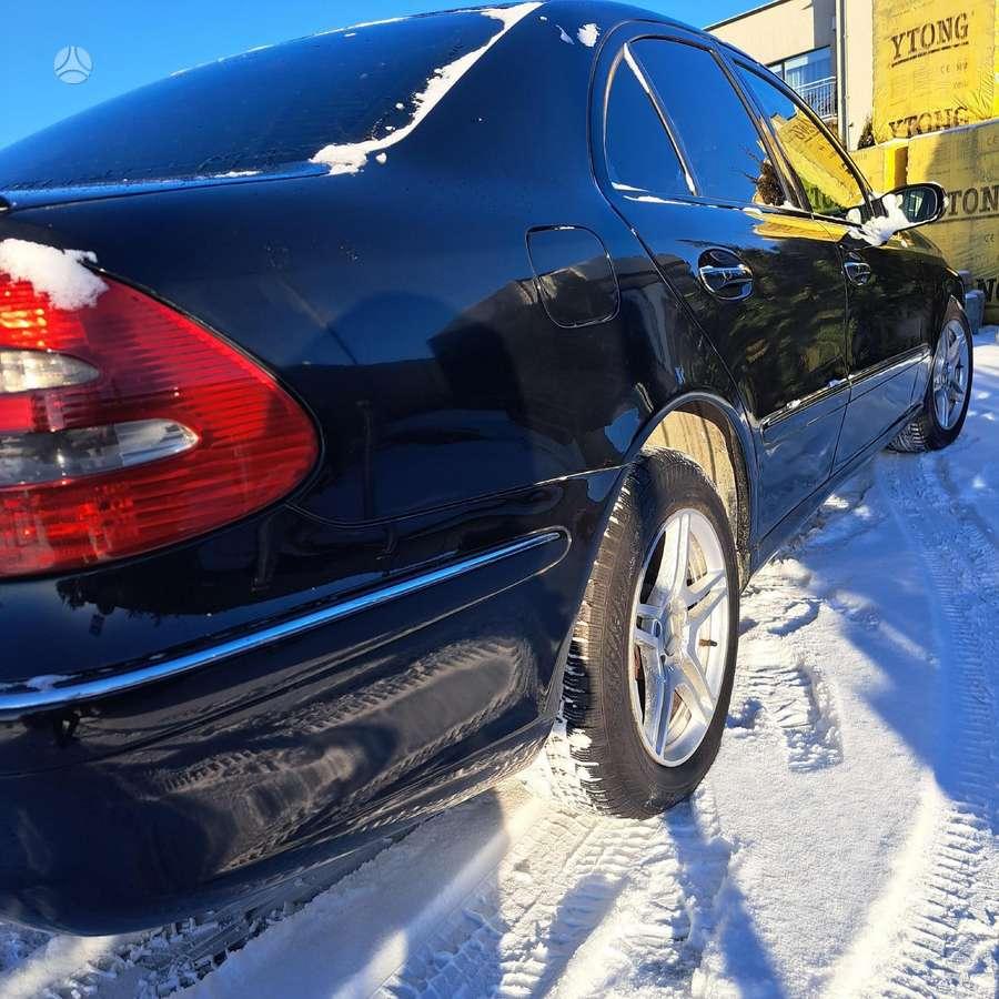 Black Mercedes-Benz E 220 2006 in Kaunas, with an engine capacity of 2.15 L and mileage of 271 thousand km for 4000 €, photo 3 on AUTOMOTO.COM.LV
