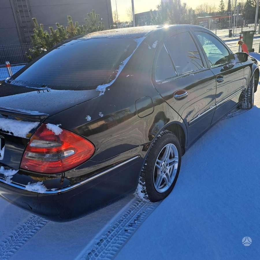 Black Mercedes-Benz E 220 2006 in Kaunas, with an engine capacity of 2.15 L and mileage of 271 thousand km for 4000 €, photo 13 on AUTOMOTO.COM.LV
