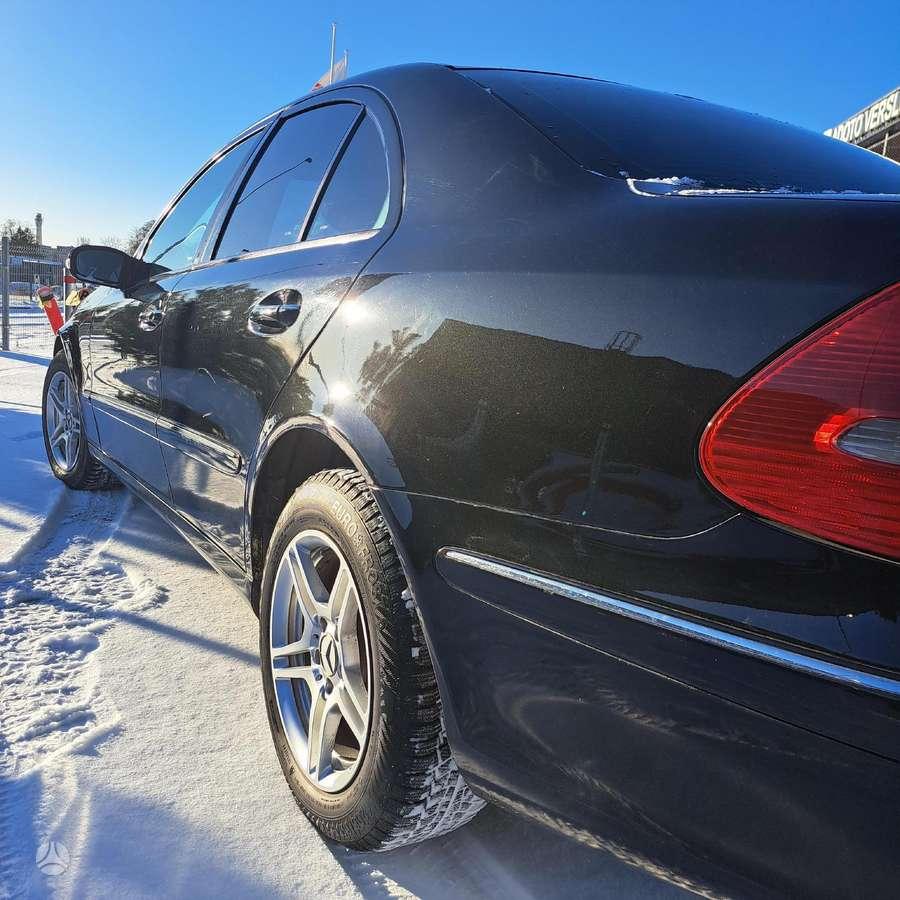 Black Mercedes-Benz E 220 2006 in Kaunas, with an engine capacity of 2.15 L and mileage of 271 thousand km for 4000 €, photo 14 on AUTOMOTO.COM.LV