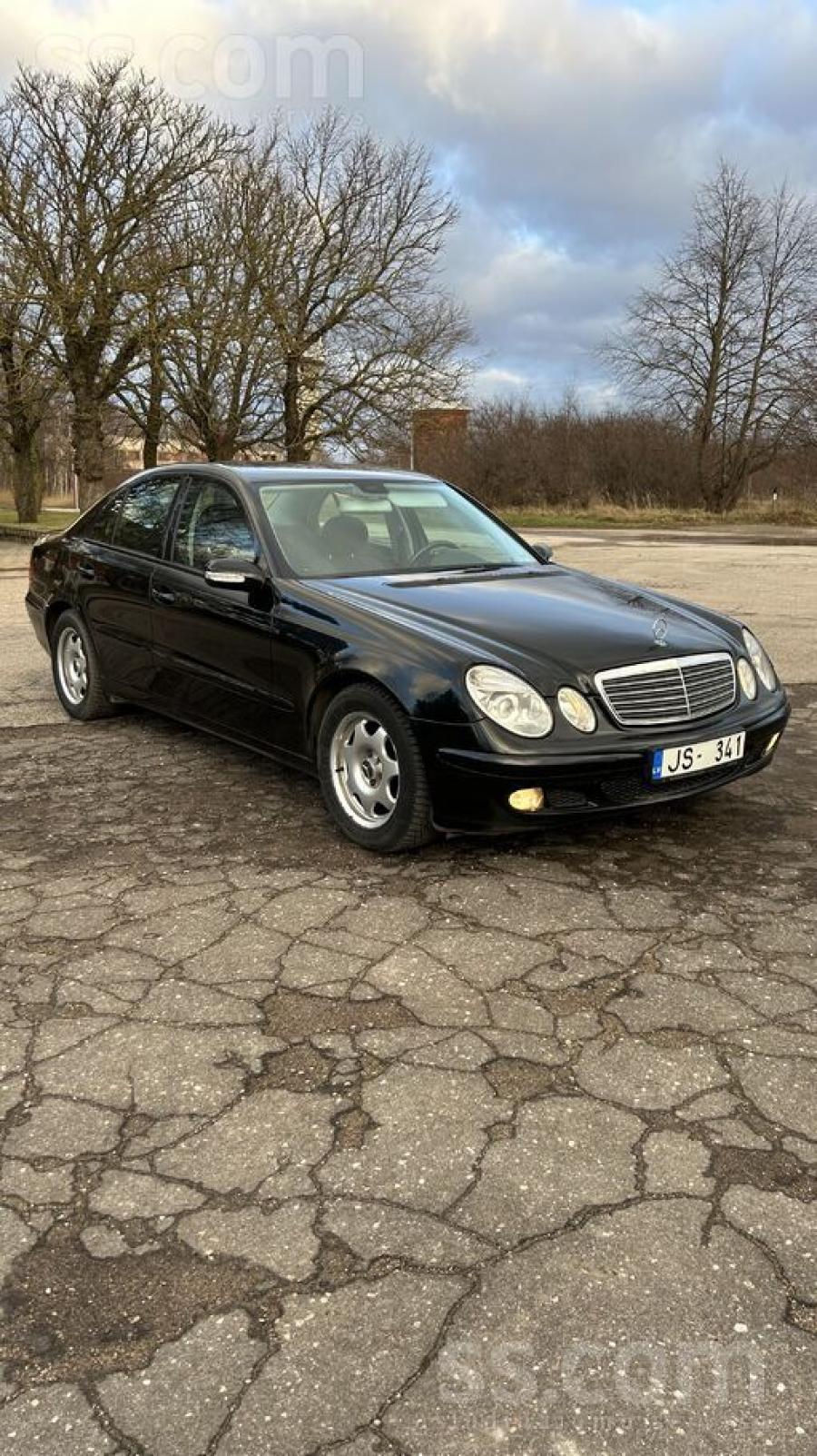 Черный Мерседес E 220 2006 в Лиепая, объемом двигателя 2.20 л и пробегом 346 тыс. км за 2500 €, фото 3 на AUTOMOTO.COM.LV