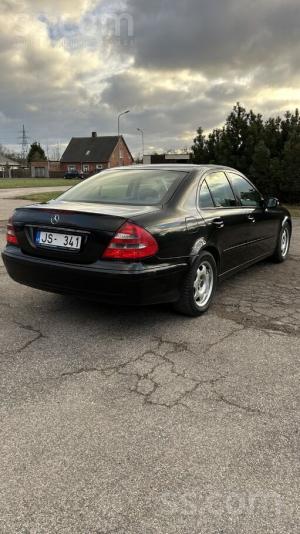 Черный Мерседес E 220 2006 в Лиепая, объемом двигателя 2.20 л и пробегом 346 тыс. км за 2500 €, фото 4 на AUTOMOTO.COM.LV