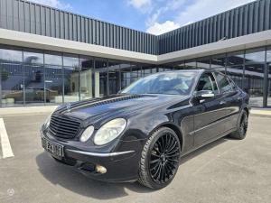 Black Mercedes-Benz E 220 2006 in Kaunas, with an engine capacity of 2.15 L and mileage of 285 thousand km for 3450 €, photo  on AUTOMOTO.COM.LV