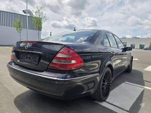 Черный Мерседес E 220 2006 в Каунас, объемом двигателя 2.15 л и пробегом 285 тыс. км за 3450 €, фото 5 на AUTOMOTO.COM.LV