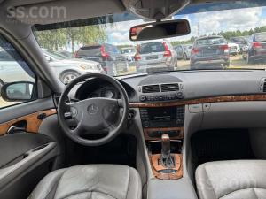 Melns Mercedes-Benz E 220 2006 Talsi, ar dzinēja tilpumu 2.20 L un nobraukumu 310 tūkst. km par 3070 €, foto 11 vietnē AUTOMOTO.COM.LV