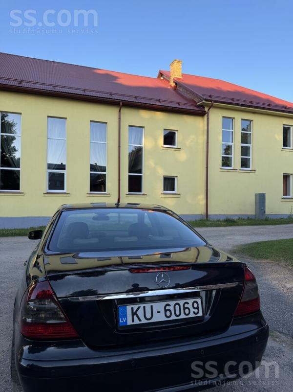 Melns Mercedes-Benz E 220 2006 Valmiera, ar dzinēja tilpumu 2.20 L un nobraukumu 327 tūkst. km par 2550 €, foto 1 vietnē AUTOMOTO.COM.LV