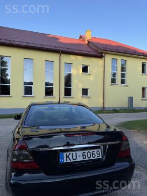 Melns Mercedes-Benz E 220 2006 Valmiera, ar dzinēja tilpumu 2.20 L un nobraukumu 327 tūkst. km par 2550 €, foto  vietnē AUTOMOTO.COM.LV