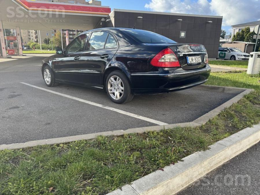 Black Mercedes-Benz E 220 2007 in Riga, with an engine capacity of 2.20 L and mileage of 378 thousand km for 3999 €, photo 5 on AUTOMOTO.COM.LV