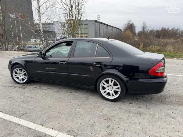 Melns Mercedes-Benz E 220 2007 Kauņa, ar dzinēja tilpumu 2.20 L un nobraukumu 360 tūkst. km par 3350 €, foto 3 vietnē AUTOMOTO.COM.LV