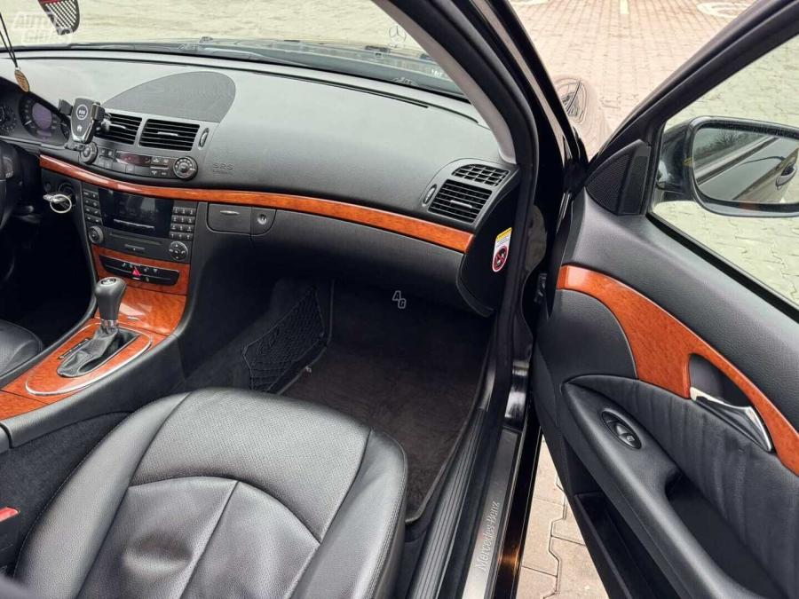Melns Mercedes-Benz E 220 2007 Kauņa, ar dzinēja tilpumu 2.20 L un nobraukumu 360 tūkst. km par 3350 €, foto 18 vietnē AUTOMOTO.COM.LV