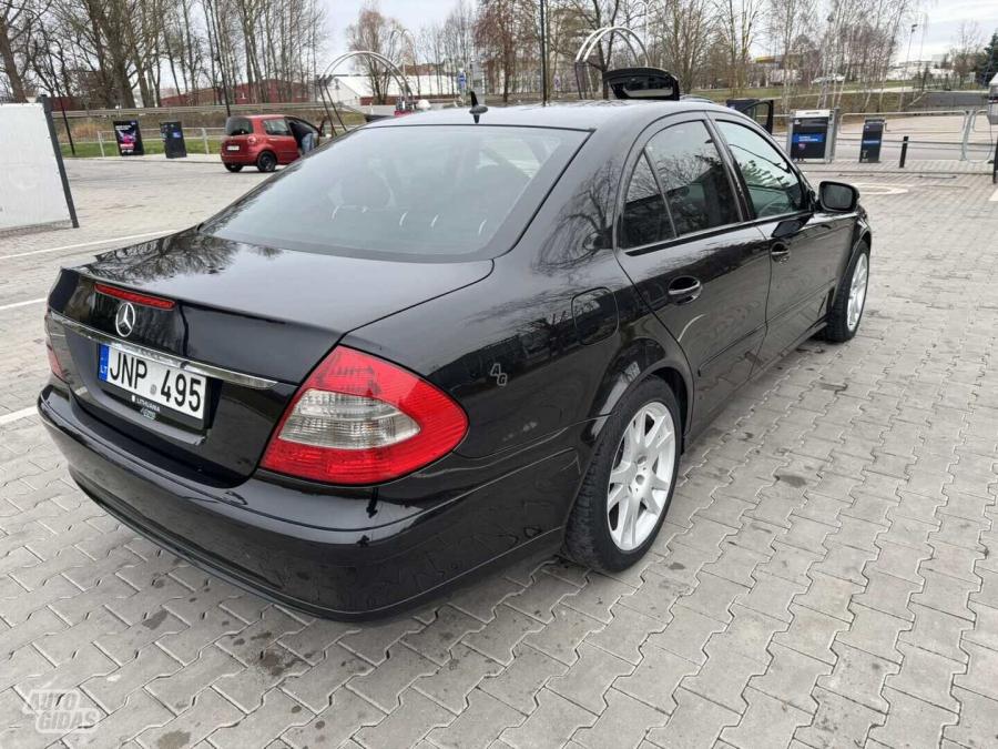 Black Mercedes-Benz E 220 2007 in Kaunas, with an engine capacity of 2.20 L and mileage of 360 thousand km for 3350 €, photo 2 on AUTOMOTO.COM.LV