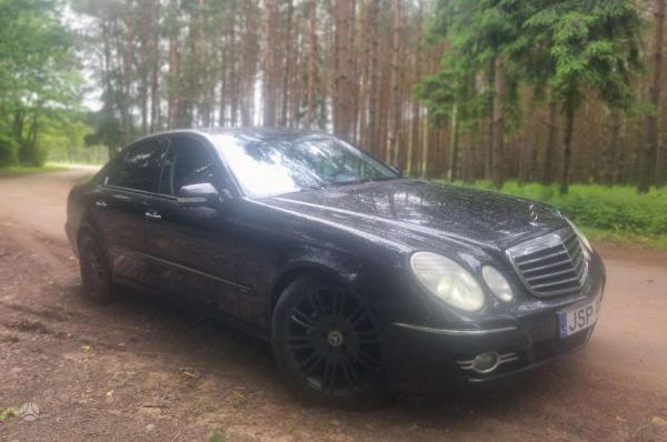 Черный Мерседес E 220 2007 в Гаргждай, объемом двигателя 2.20 л и пробегом 426 тыс. км за 3500 €, фото 3 на AUTOMOTO.COM.LV