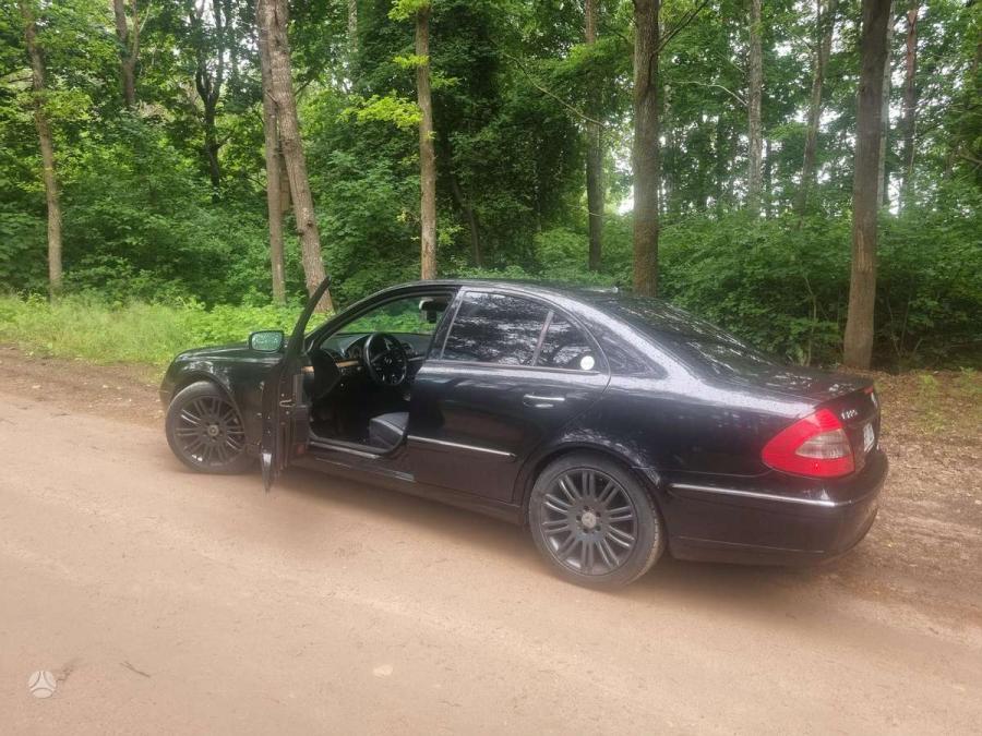 Melns Mercedes-Benz E 220 2007 Gargždai, ar dzinēja tilpumu 2.20 L un nobraukumu 426 tūkst. km par 3500 €, foto 10 vietnē AUTOMOTO.COM.LV