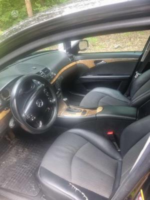 Melns Mercedes-Benz E 220 2007 Gargždai, ar dzinēja tilpumu 2.20 L un nobraukumu 426 tūkst. km par 3500 €, foto 12 vietnē AUTOMOTO.COM.LV