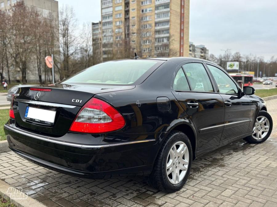 Black Mercedes-Benz E 220 2008 in Kaunas, with an engine capacity of 2.10 L and mileage of 180 thousand km for 3950 €, photo 3 on AUTOMOTO.COM.LV