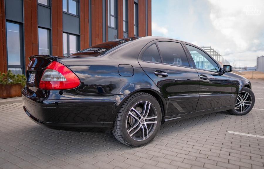 Черный Мерседес E 220 2008 в Каунас, объемом двигателя 2.20 л и пробегом 301 тыс. км за 4450 €, фото 19 на AUTOMOTO.COM.LV