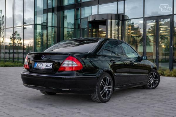Черный Мерседес E 220 2008 в Каунас, объемом двигателя 2.20 л и пробегом 301 тыс. км за 4450 €, фото 2 на AUTOMOTO.COM.LV