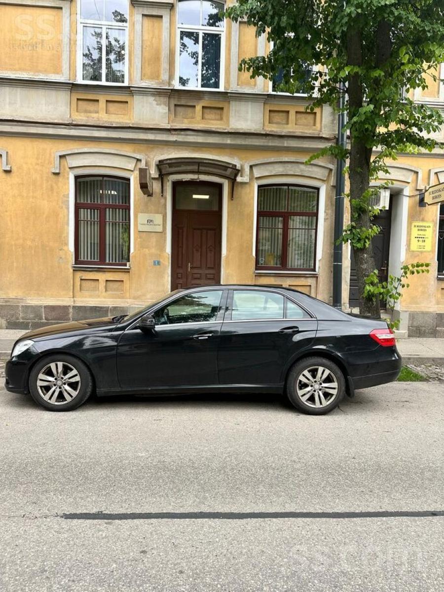 Melns Mercedes-Benz E 220 2009 Daugavpils, ar dzinēja tilpumu 2.20 L un nobraukumu 0 tūkst. km par 6300 €, foto 3 vietnē AUTOMOTO.COM.LV