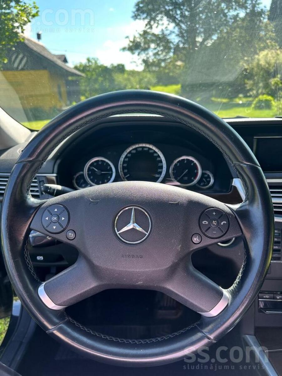 Melns Mercedes-Benz E 220 2009 Daugavpils, ar dzinēja tilpumu 2.20 L un nobraukumu 0 tūkst. km par 6300 €, foto 4 vietnē AUTOMOTO.COM.LV
