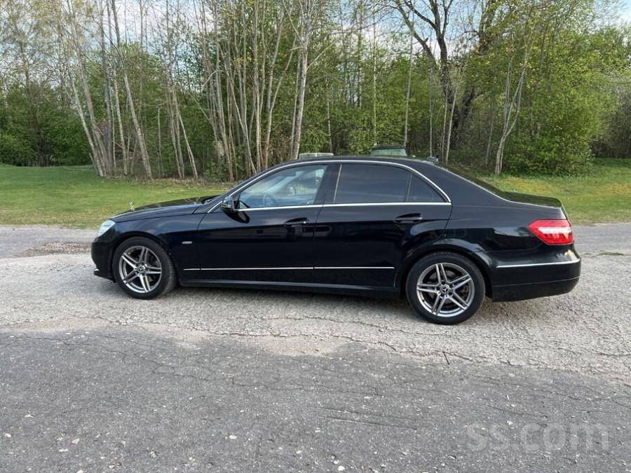 Melns Mercedes-Benz E 220 2009 Rīga, ar dzinēja tilpumu 2.20 L un nobraukumu 310 tūkst. km par 5699 €, foto 4 vietnē AUTOMOTO.COM.LV