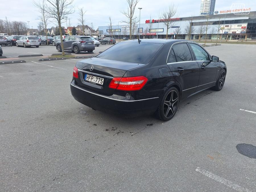 Melns Mercedes-Benz E 220 2009 Klaipėda, ar dzinēja tilpumu 2.20 L un nobraukumu 390 tūkst. km par 5500 €, foto 6 vietnē AUTOMOTO.COM.LV