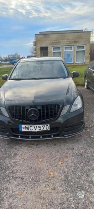 Melns Mercedes-Benz E 220 2009 Alīta, ar dzinēja tilpumu 2.20 L un nobraukumu 330 tūkst. km par 2800 €, foto 5 vietnē AUTOMOTO.COM.LV