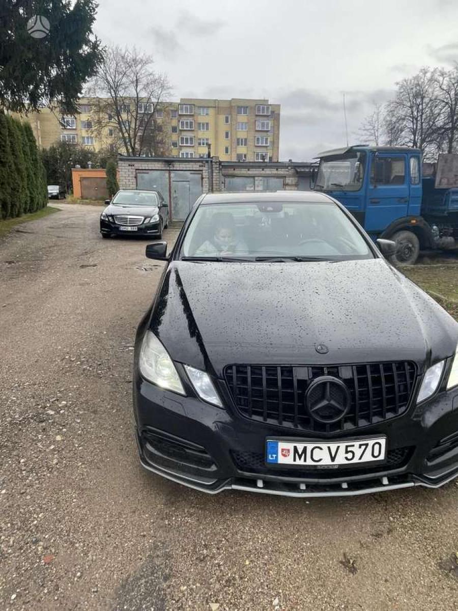 Melns Mercedes-Benz E 220 2009 Alīta, ar dzinēja tilpumu 2.20 L un nobraukumu 330 tūkst. km par 2800 €, foto 11 vietnē AUTOMOTO.COM.LV