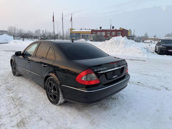 Черный Мерседес E 220 2009 в Тельшяй, объемом двигателя 2.15 л и пробегом 273 тыс. км за 4700 €, фото 5 на AUTOMOTO.COM.LV