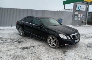 Black Mercedes-Benz E 220 2009 in Joniskis, with an engine capacity of 2.10 L and mileage of 356 thousand km for 5950 €, photo  on AUTOMOTO.COM.LV