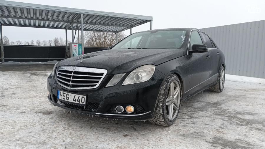 Black Mercedes-Benz E 220 2009 in Joniskis, with an engine capacity of 2.10 L and mileage of 356 thousand km for 5950 €, photo 3 on AUTOMOTO.COM.LV