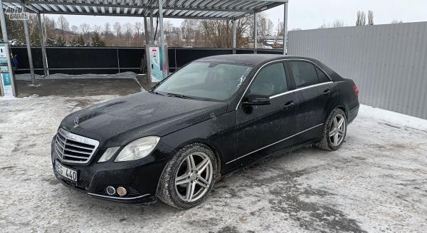 Melns Mercedes-Benz E 220 2009 Joniškis, ar dzinēja tilpumu 2.10 L un nobraukumu 356 tūkst. km par 5950 €, foto 5 vietnē AUTOMOTO.COM.LV