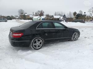 Black Mercedes-Benz E 220 2009 in Joniskis, with an engine capacity of 2.10 L and mileage of 356 thousand km for 5950 €, photo 15 on AUTOMOTO.COM.LV