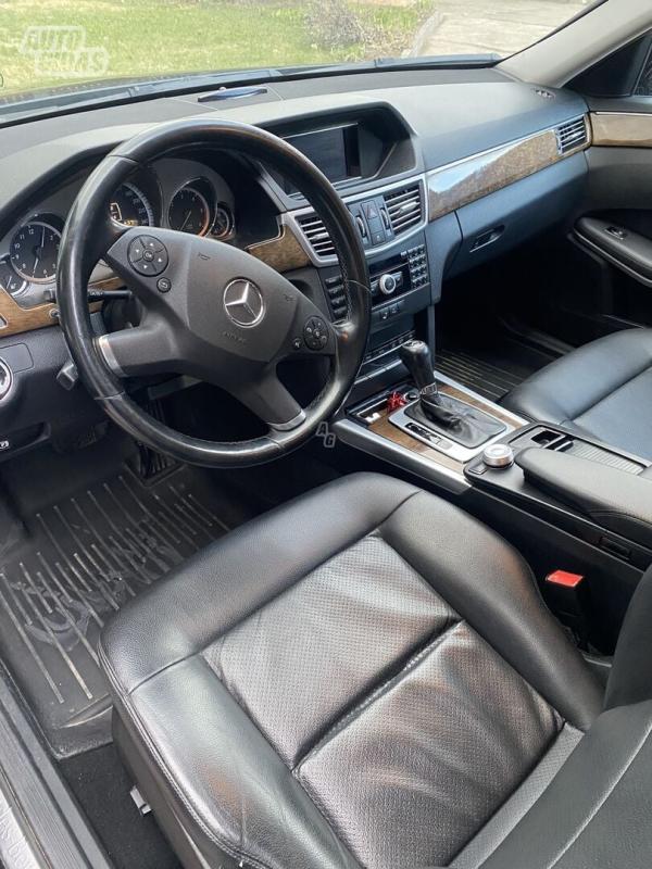 Black Mercedes-Benz E 220 2009 in Lazdijai, with an engine capacity of 2.10 L and mileage of 205 thousand km for 8300 €, photo 4 on AUTOMOTO.COM.LV