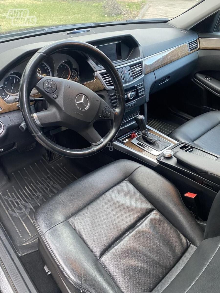 Black Mercedes-Benz E 220 2009 in Lazdijai, with an engine capacity of 2.10 L and mileage of 205 thousand km for 8300 €, photo 5 on AUTOMOTO.COM.LV