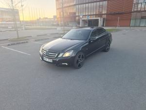 Black Mercedes-Benz E 220 2009 in Klaipeda, with an engine capacity of 2.10 L and mileage of 390 thousand km for 5200 €, photo 3 on AUTOMOTO.COM.LV